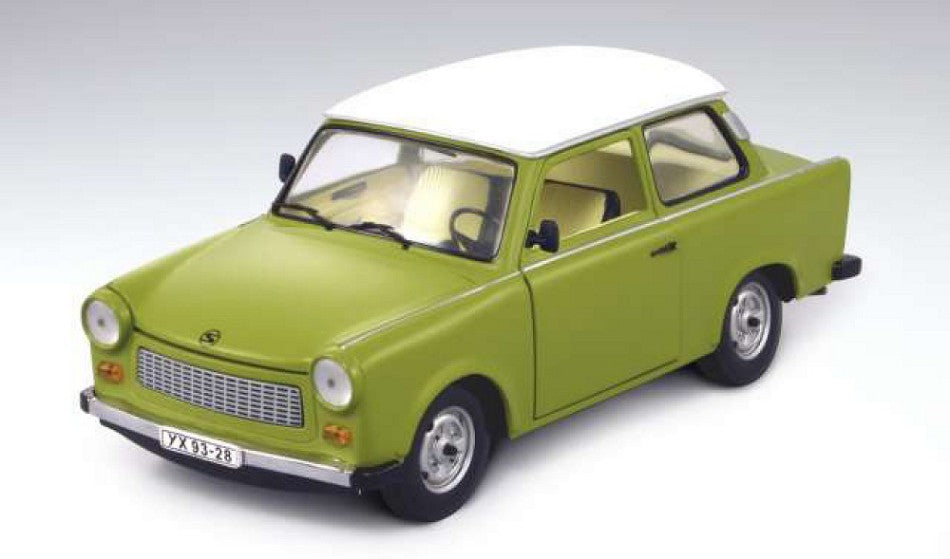 TRABANT 601 GREEN W/WHITE ROOF 1:18 – NyeModelbiler.dk