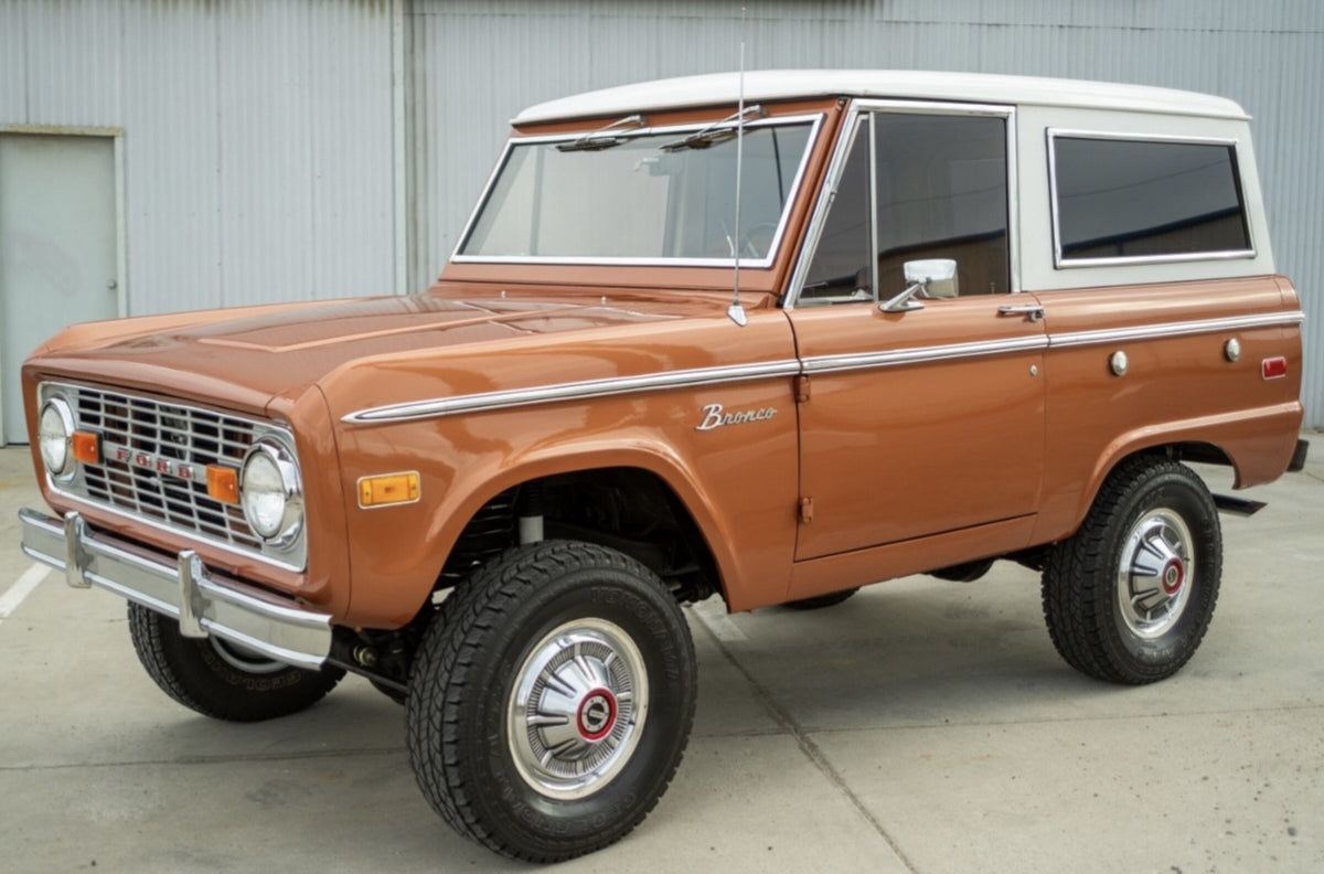 FORD USA BRONCO RANGER 1973 COPPER WHITE 1:18 – NyeModelbiler.dk