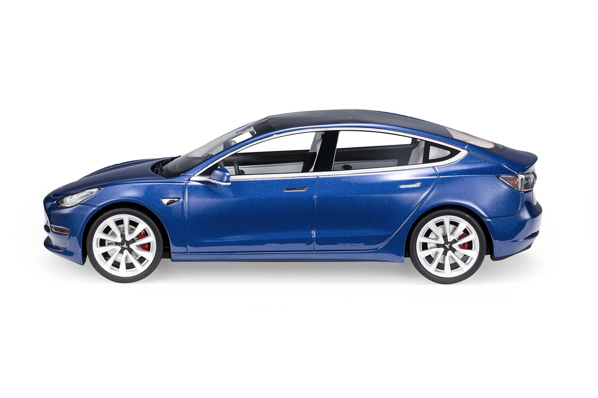 TESLA MODEL 3 BLUE LIMITED EDITION 500 pcs 1:18 – NyeModelbiler.dk